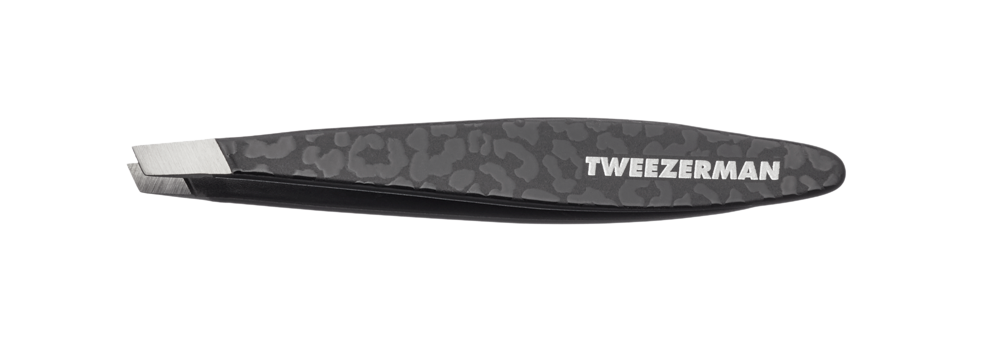 Tweezerman Mini SLANT Black Leopard csipesz - Profimed.hu